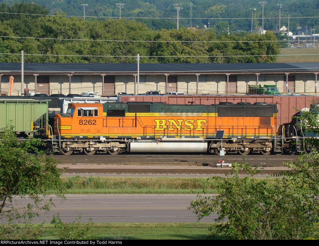 BNSF 8262
